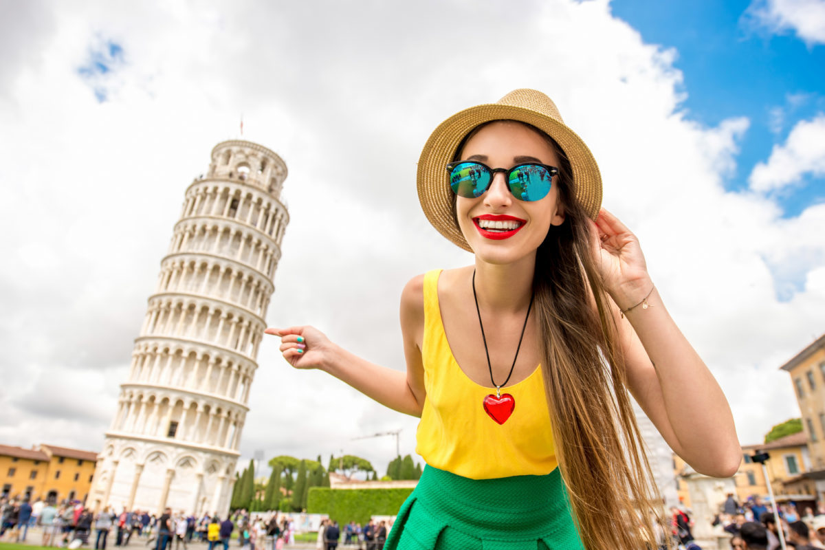 Pisa: Ne bo se zrušil, znameniti poševni stolp se celo ravna!
